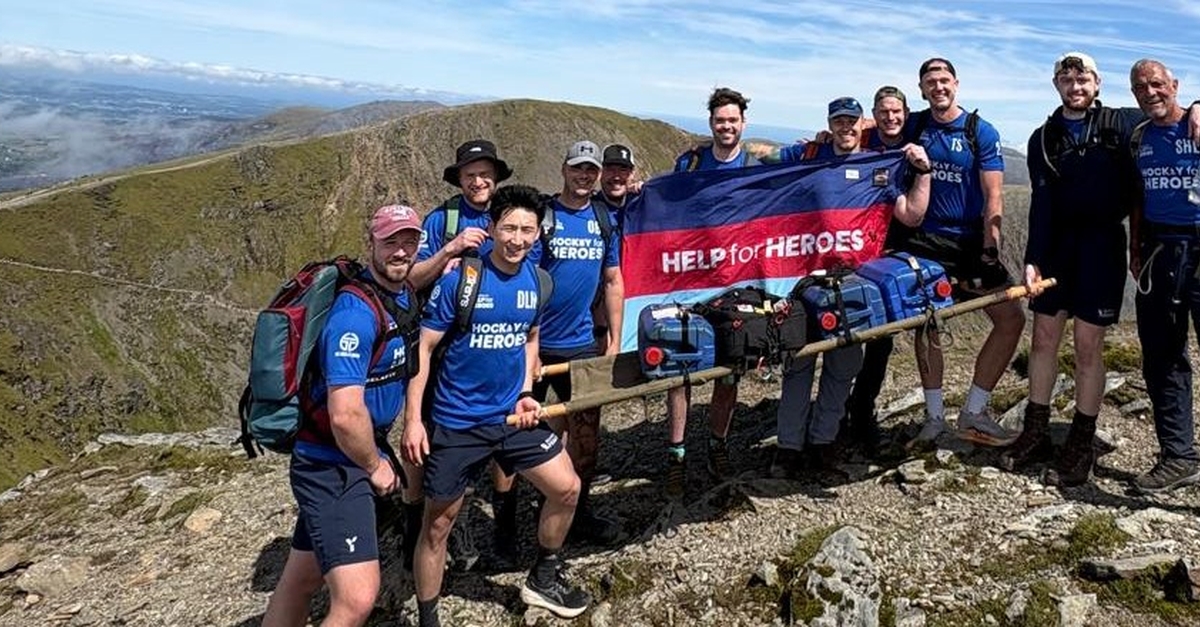 Hockey for Heroes Conquers Snowdon with 90kg Stretcher, Pushing ...